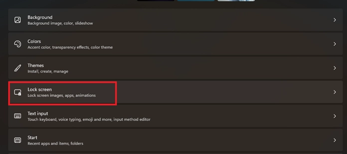 如何在 Windows 11 PC（桌面和锁屏）上启用 Windows Spotlight 壁纸 - Pfrlju.com